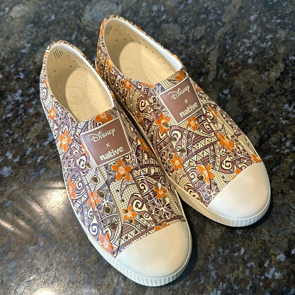 Native Shoes | Shoes | Disney Native Moana Tribal Floral Water Slip On ...